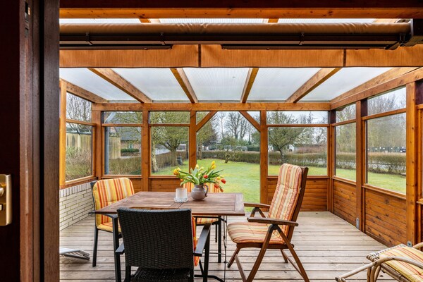 Ferienwohnung 'Am Graben' Mit Privater Terrasse, Gemeinschaftsgarten Und Wi-fi - Westerdeichstrich