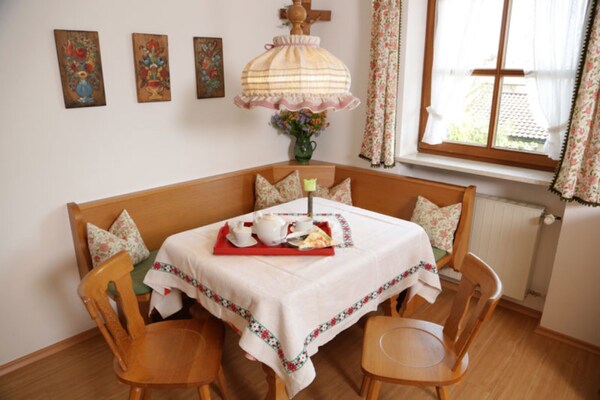 Ferienwohnung 'Kauderer - Wohnung 1' Mit Privatterrasse, Gemeinschaftsgarten Und Wi-fi - Taching am See