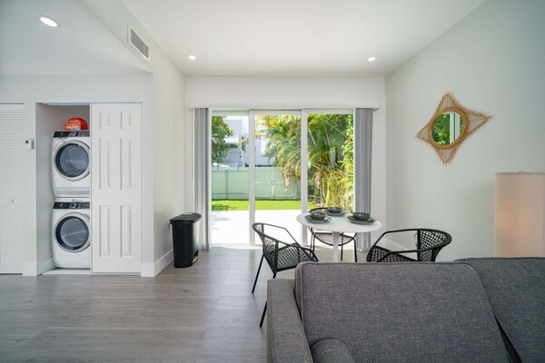 Bohemian Cottage Steps From Upper Buena Vista - Miami Beach