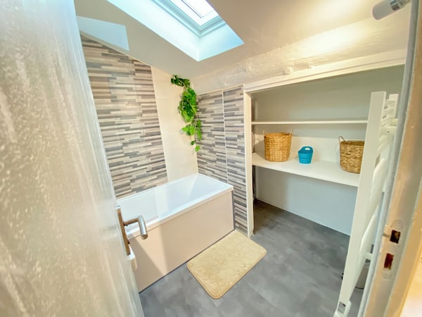 A Must In The Heart Of Nîmes - Nîmes