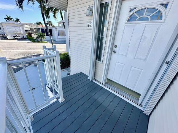 2-bedroom, 2-bathroom Home Is Situated On A Prime Corner Lot - Jensen Beach, FL
