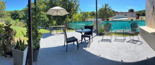 Unidad Privada En Primer Piso. En El Campo A Pasos De Hermosa Playa. - Mayagüez