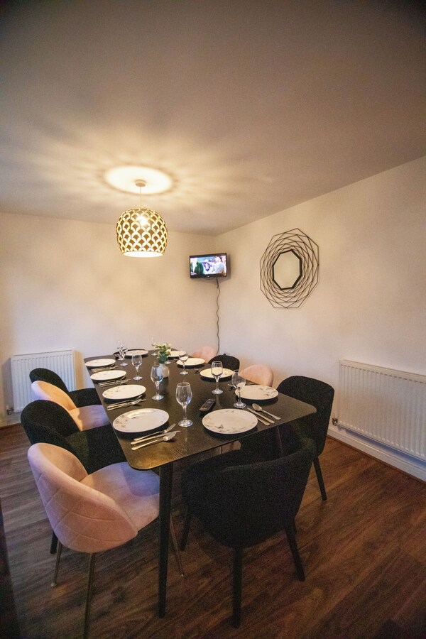 Plough House - Andover - Sleeps 10 - Andover, KS