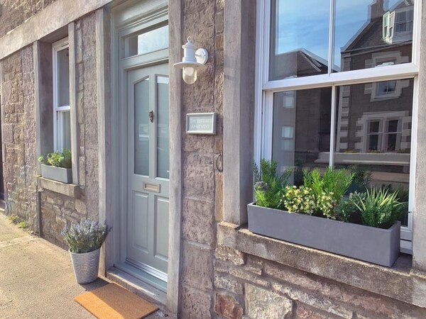 The Estuary Apartment - 2 Minutes Form The Beach! - Dundee