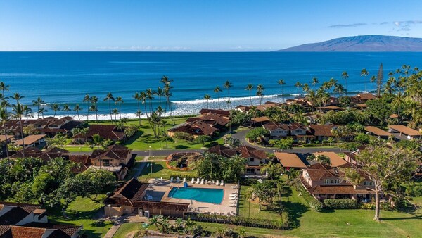 87-2 Is An Elegant, Remodeled 2-bedroom, 2.5-bath Townhome With Ac. - Lahaina, HI