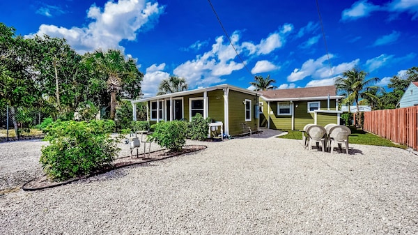 Sleeps 12 - House + Guest Apt - Plenty Of Parking - West Palm Beach, FL