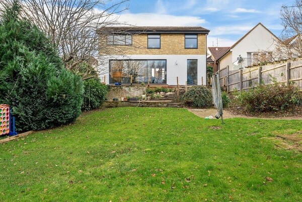 Magnificent Getaway In Cheltenham-parking - Garden - Cheltenham