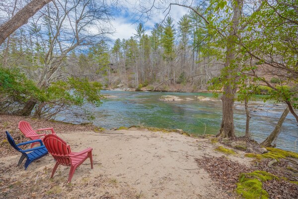 Delightful 4-bedroom Cottage With Ac And Fiber Wifi On The River! - Clarkesville, GA