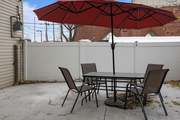 Cozy Forest Park Condo! - Burbank, IL