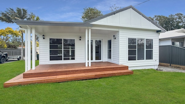 Googley's Cottage - Close To The Beach - Kendall