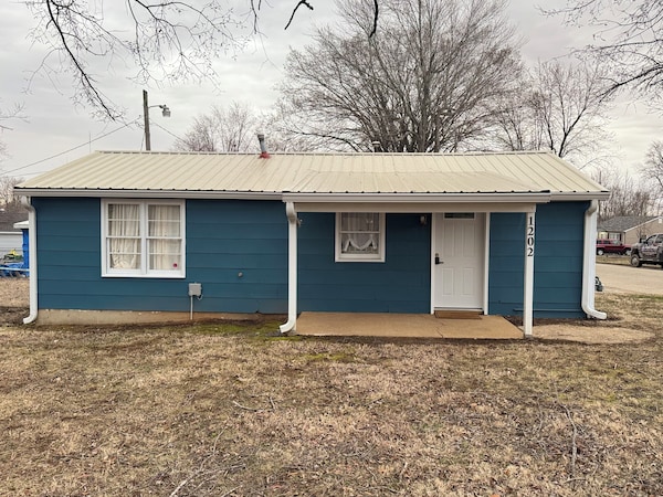 Cozy 1-bedroom House With Ac And Wifi In Charming Farmington - Farmington, MO