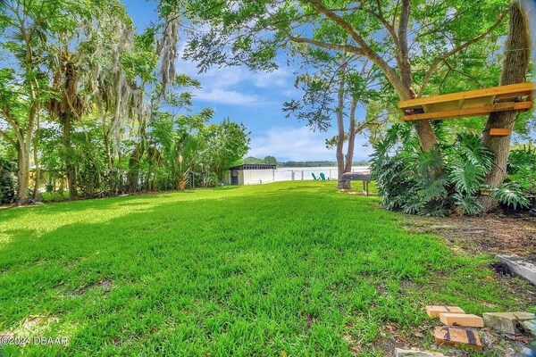 Charming 3 Unit- House On Lake. With Ac And Wifi In Delightful Deland - DeLand, FL