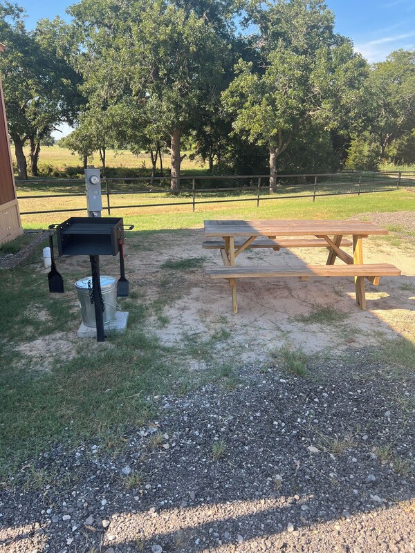 Cabin Unit 5 Of 6 With Ac And Wifi In Serene Paige - Sherwood Forest Faire