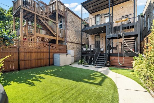 Stunning 4-bedroom 4-bath Building In Wicker Park! + Parking - Peterson Park - Chicago