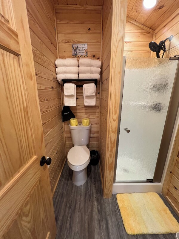 Cabin Unit 6 Of 6 With Ac And Wifi In Lovely Paige - Carousel, Giddings