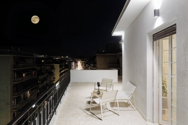 Athens Koukaki Penthouse, Acropolis View, Large Veranda - Athens