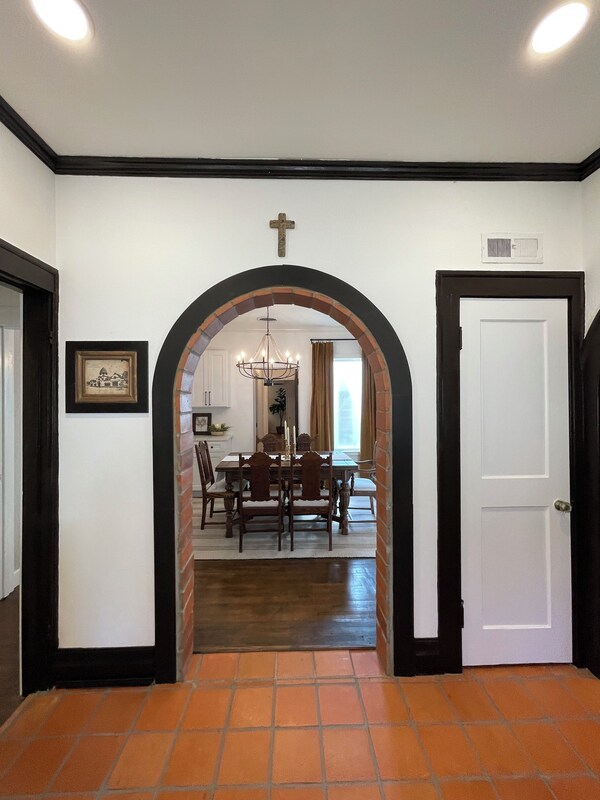 Three Bedroom, Historic, Charming Spanish Villa In Abilene Tx! - Abilene, TX