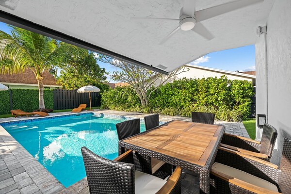New Listing! Casita Delray Oasis: 4br With Pool, Bbq, Firepit, Pool Table - Delray Beach