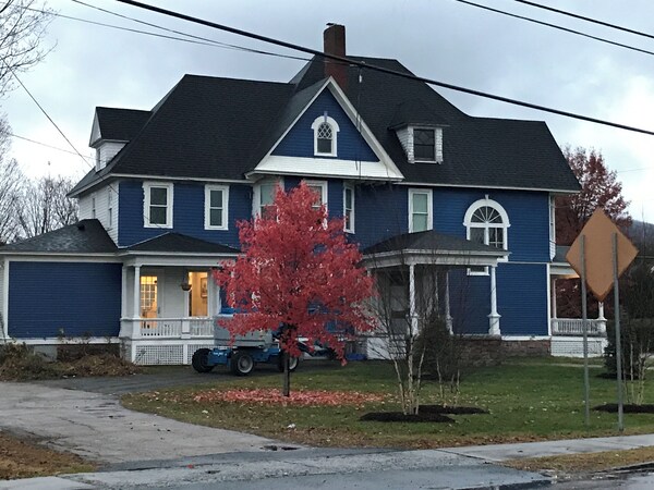 Gorgeous And Luxurious 6-bedroom Victorian  Mansion With Ac And Wifi Near Stowe - Stowe, VT