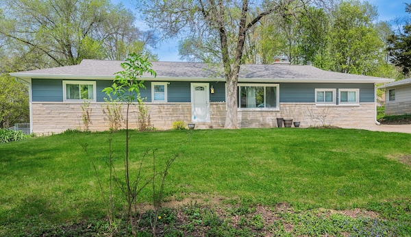 Cozy 3-bed Home, 2 Miles From Iu Campus - 블루밍턴
