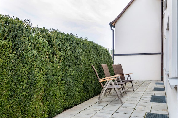 Ferienwohnung 'Sonnenterrasse' Mit Privater Terrasse, Privatem Garten Und Wi-fi - Ansbach