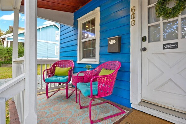 The Glass Garden - 60s/70s Retro-themed Apartment - Leland, NC