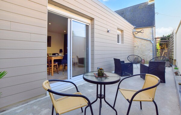 Gorgeous Home In Esquay-sur-seulles - Arromanches-les-Bains