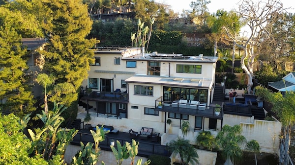 Modern Home Hollywood Hills, Skyline Views, Private Sauna - Hollywood, CA