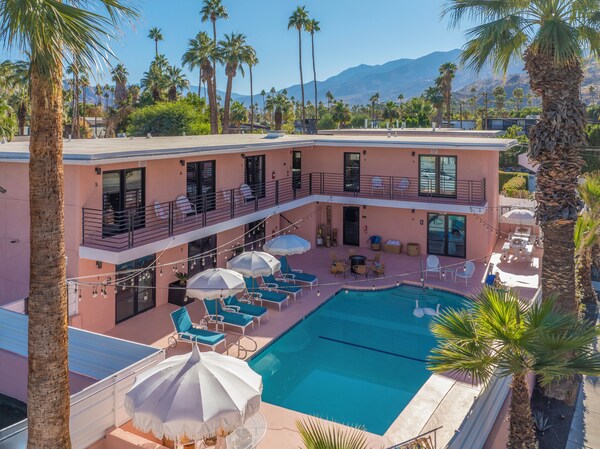 Palm Springs' Hottest New Boutique Hotel Can Be All Yours. Sleeps Up To 22 Vips - Palm Springs, CA