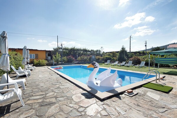 Room 'Quarto 1 - Casa Da Jesus' With Mountain View, Wi-fi And Air Conditioning - Pinhão