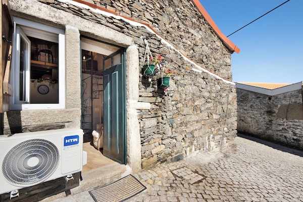 Studio 'Quarto Exterior - Casa Da Jesus' With Mountain View, Wi-fi And Air Conditioning - Pinhão