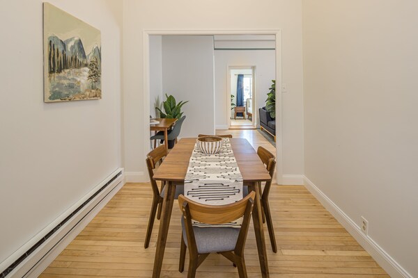 New! Cozy Loft Located Downtown Bozeman - Bridger Bliss On Main Street! - Bozeman