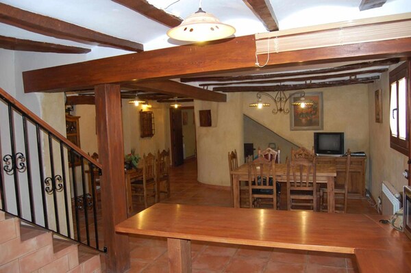 Country House 'Casa Antiga 15' With Mountain View, Shared Pool And Wi-fi - Ademuz