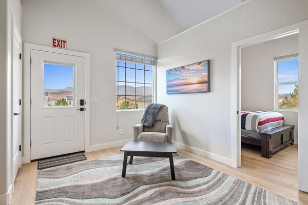 Elim Valley 4228|smart Tv, Community Pool, Gym, Etc! - Hurricane, UT