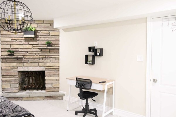 Cozy 3-bedroom Basement Apartment. Family-friendly! - Pickering