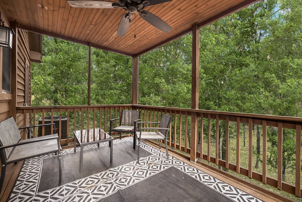 Enjoy Mountain Views, Fire Pit, Grill, Deck & Wifi - West Virginia