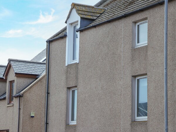 5 Pitgaveny Court, Family Friendly In Lossiemouth - Lossiemouth