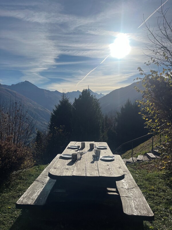 Charming Chalet Close To The Slopes - Switzerland
