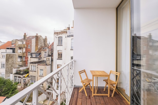 New Apartment Center Of Trendy St Gille - Sint-Pieters-Leeuw