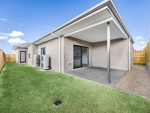Cyclone Deal! Brand New Cozy 4br Home Near Mall - Logan Village