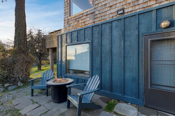 Madrona Tree Retreat By Avantstay | 3mins To Beach | Fire Pit + Outdoor Living - Whidbey Island, WA