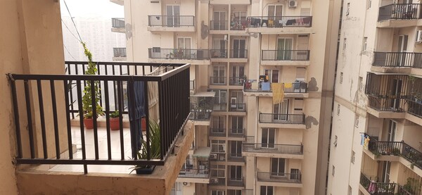 2-bedroom Apartment In Wonderful Greater Noida With Wifi And Free Car Parking - Noida