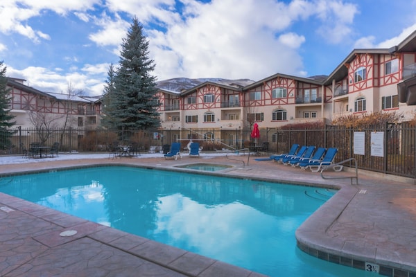 Family Getaway~pool, Tubing, Skiing, Golf - Villa 2055 -Q - Midway, UT