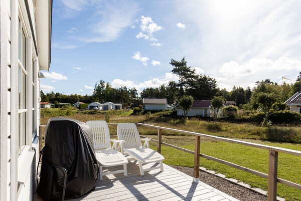 Cozy Mobile Home Near Sandy Beach | Se11015 - Askersund