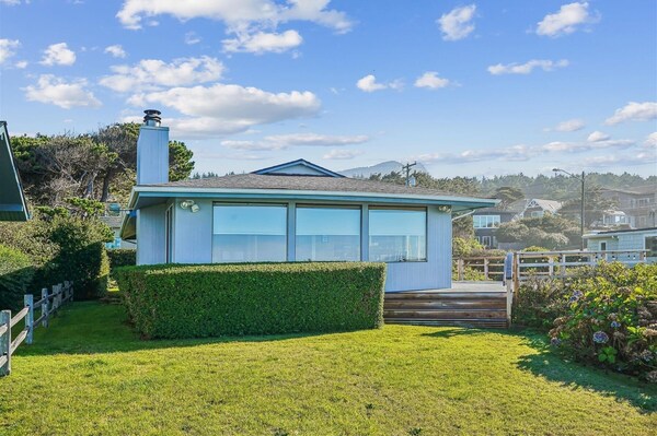 Falcon Getaway - New Oceanfront Listing! - Beachcomber Vacation Homes - Manzanita, OR