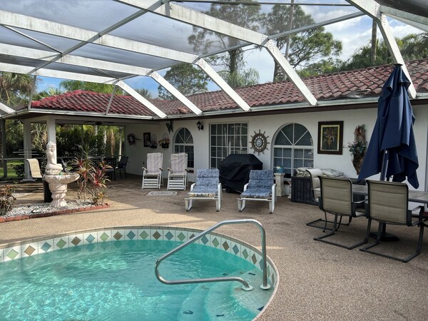 Charming Old Fashioned 2-bedroom Bungalow In  Lehigh Acres - Lehigh Acres