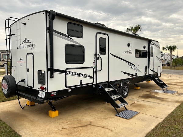 The Lake Escape Rv Meets The Beach - Gulf Shores, AL