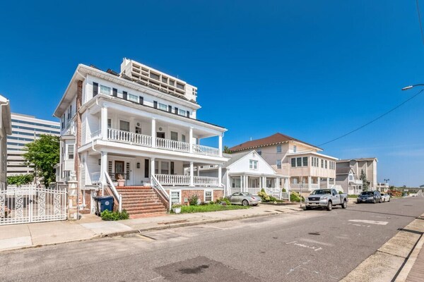 Beach Block Beauty! Top-floor Tranquility 3br 3ba - Atlantic City, NJ