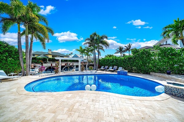 Heated Pool & Waterfront! Close 2 Beach & Avenue! - Delray Beach, FL