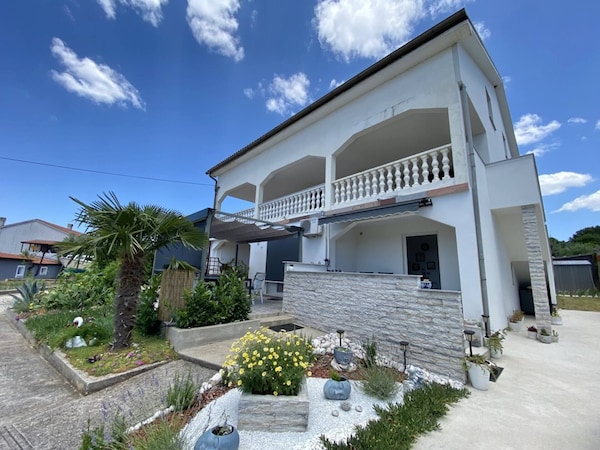 Lovely Apartment Marina Blue A Peaceful Retreat In Skrbčići - Cres